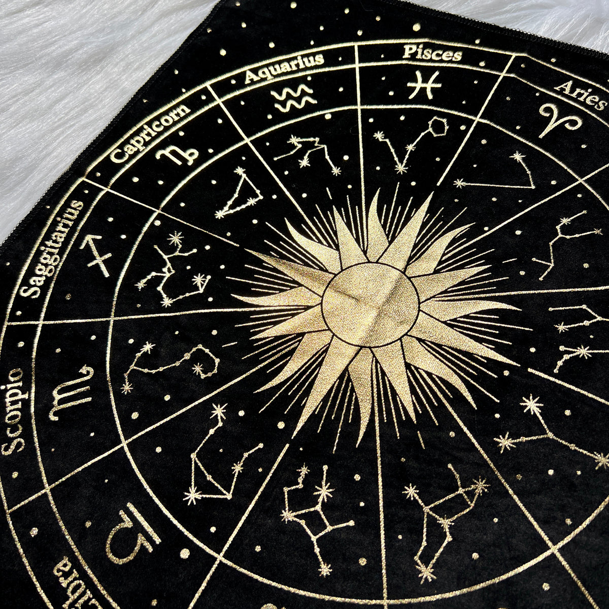 Luxurious Velvet Tarot Cloth | Enhance Your Readings – Solis Divinity Tarot